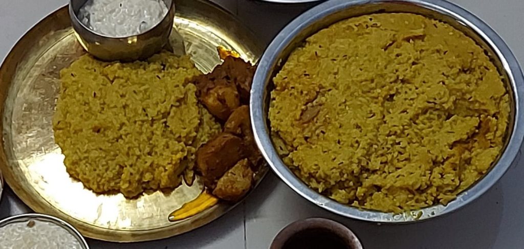 Khichuri Bhog / Moong Dal (Golden Gram)Khichri / Pujar Bhog - Cookingenuff