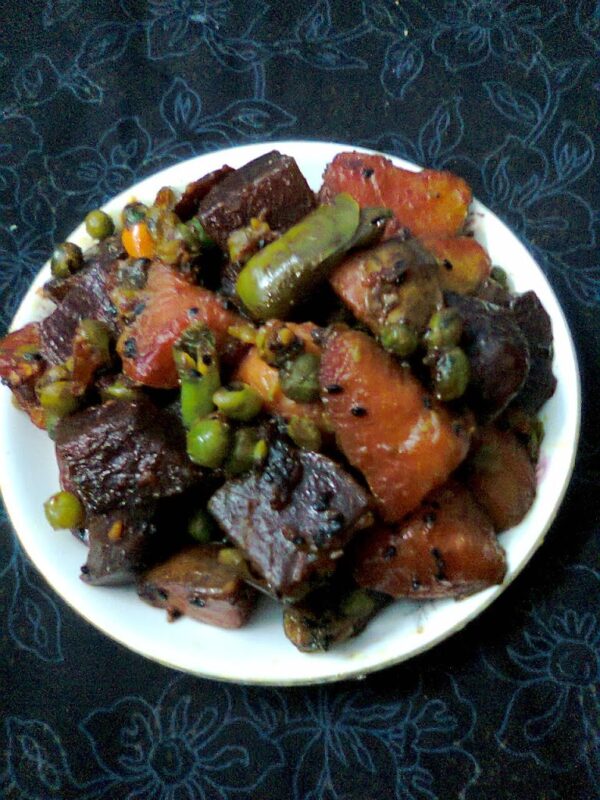 Healthy Beetroot Curry/Beetroot with vegetables - Cookingenuff